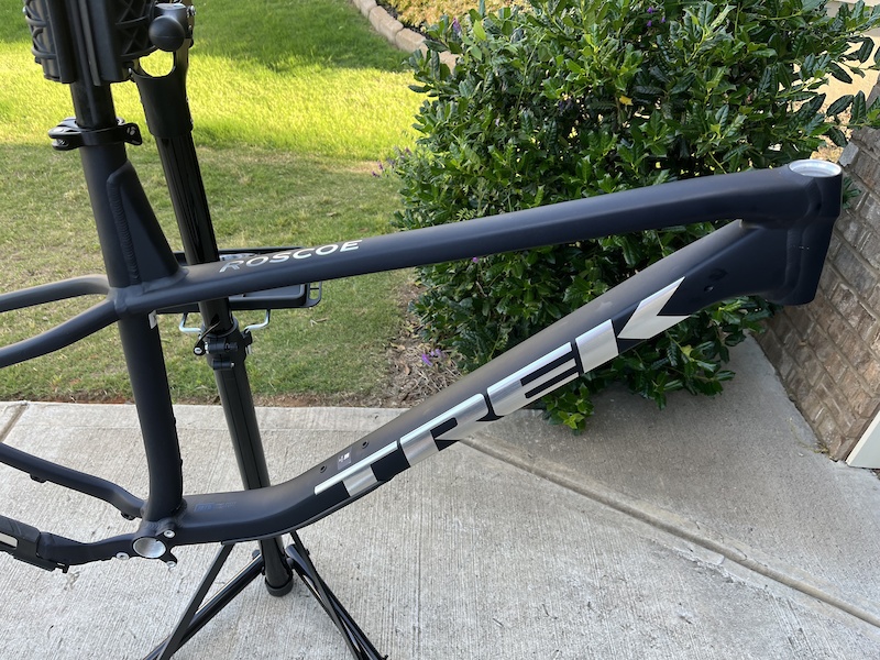2023 Trek Roscoe Matte Black Frame XL 29” For Sale