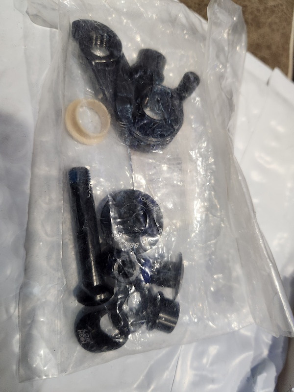 2019 Scott Genius Ransom Shock bolts & der hanger For Sale