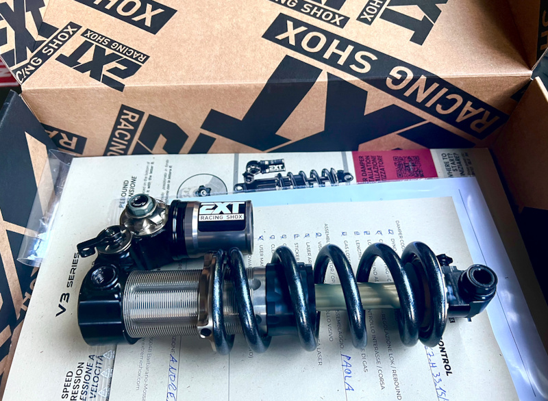2023 PIVOT SHUTTLE SL EXT STORIA COIL SHOCK 185X55 L For Sale