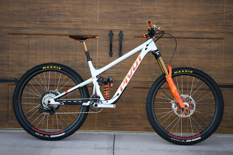 2023 Pivot Firebird, L, Silver Sunrise Custom Build. For Sale