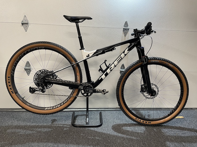 2021 Trek supercaliber 9.7 medium For Sale