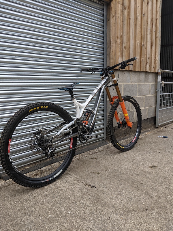 2021 *PRICE DROP* Commencal supreme worlds edition For Sale