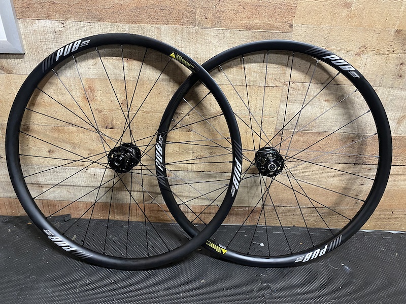2023 Carbon 27.5 PUB wheelset - 650b like new For Sale