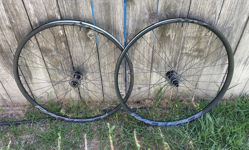 2022 Wheelset: Race Face AR 27 Rims / DT Swiss 370 hubs For Sale