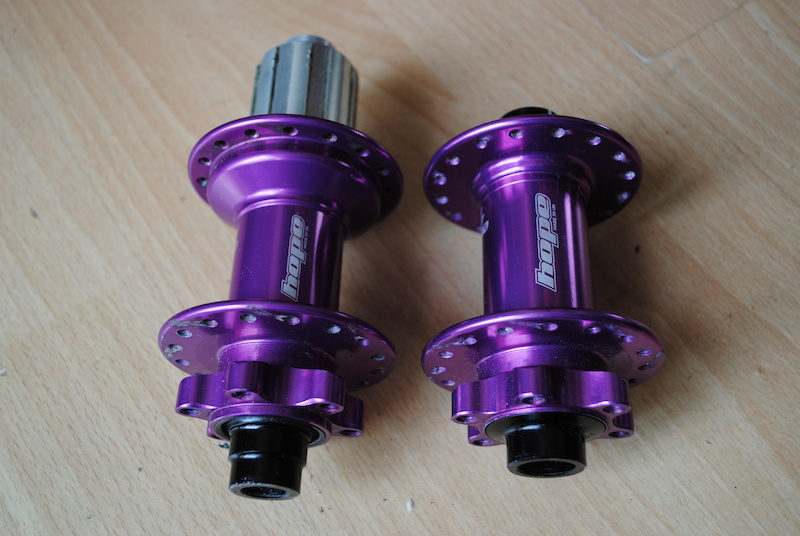 2022 Hope Pro4 Boost Pair of Purple Hubs For Sale