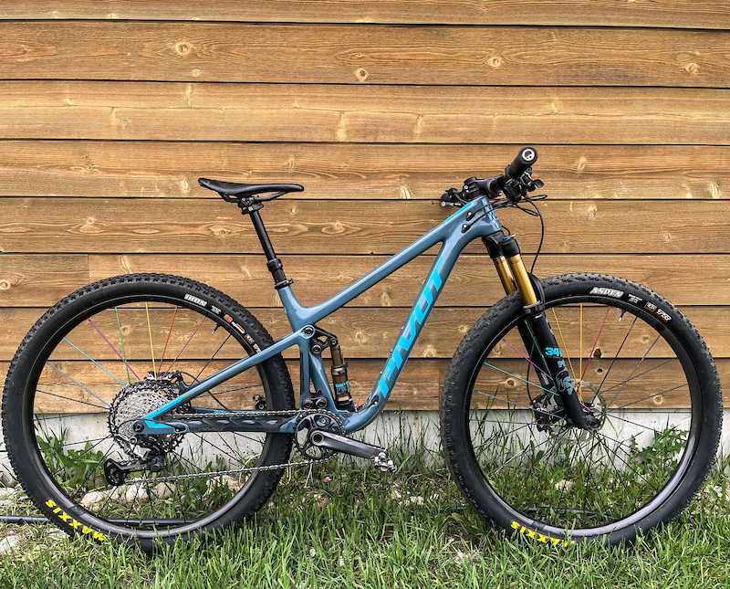 2022 Pivot Mach 4SL w. I9 UL280 wheels For Sale