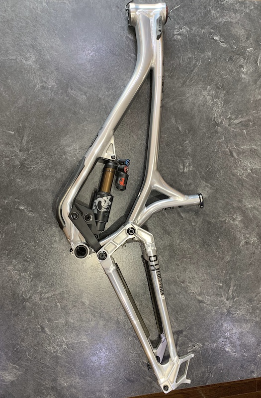 2021 Commencal Supreme DH V4 For Sale