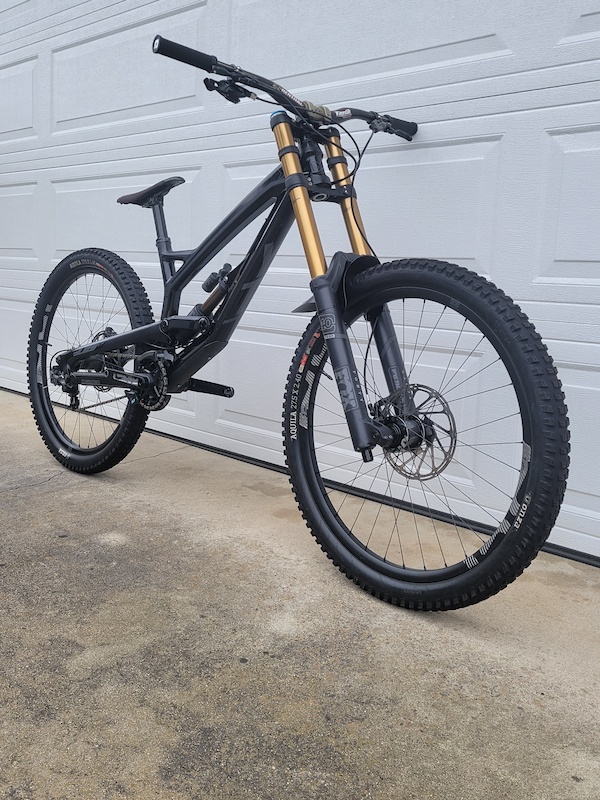 2016 YT Tues CF Pro Race L 27.5 For Sale