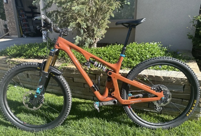 2022 Yeti T2 SB130 Large Brick color For Sale