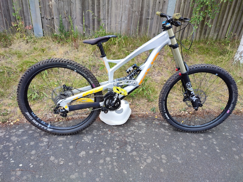 2015 YT Tues size medium Fox 40 For Sale