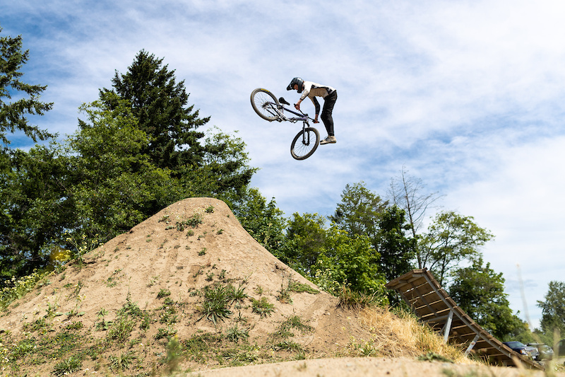 Video Recap: Vancouver Island's Slopestyle FMB Bronze - Pinkbike