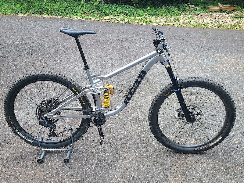 2022 Large Reeb Sqweeb V4 frame with Ohlins coil shock For Sale