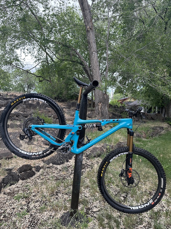 2019 Yeti SB130 Turq Lunch Ride + Push + I9 Carbon Wheels For Sale