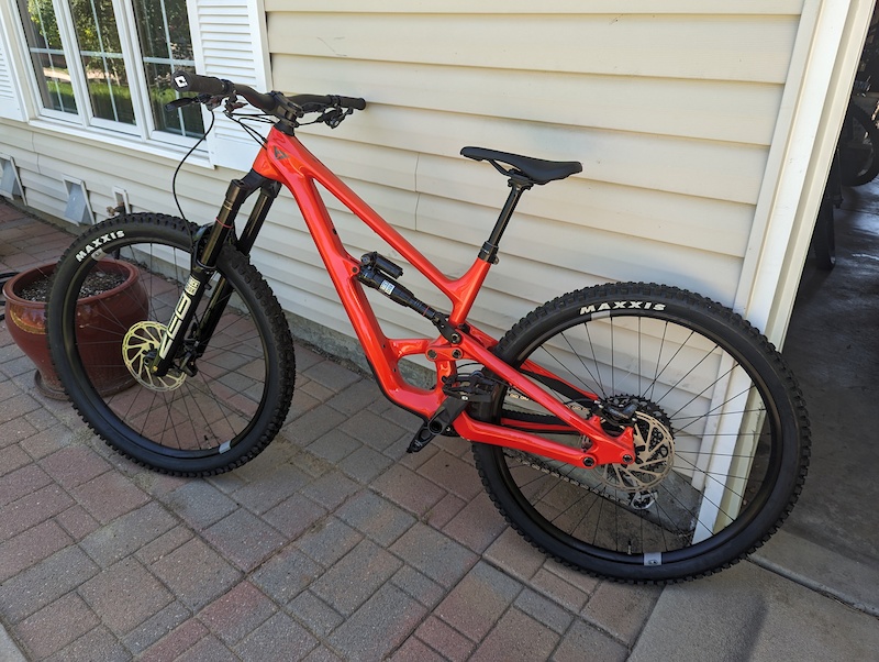 2023 NEW- YT CAPRA Core 3 in Lava Red For Sale