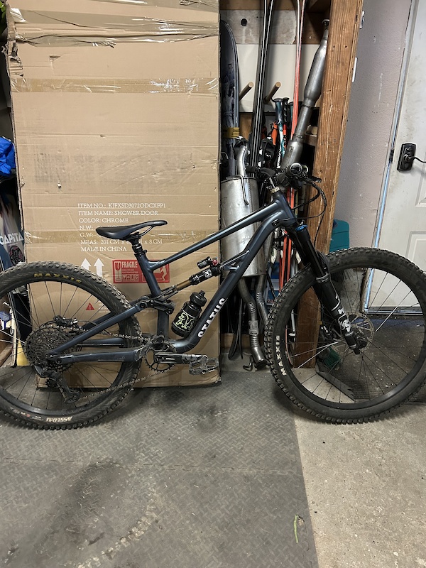 2021 Specialized Status 140 - S3 For Sale