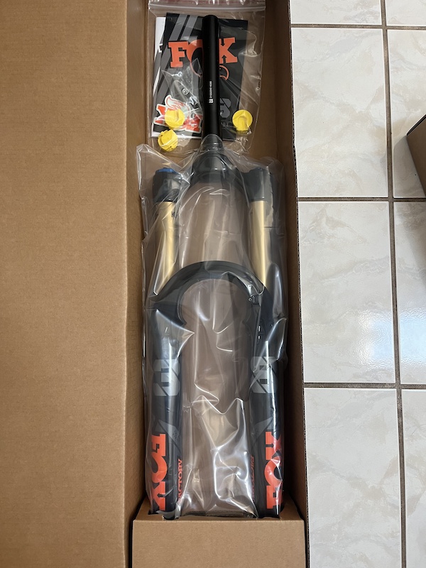 2023 New Fox Factory 29inch 170 Grip 2 44mm offset ! For Sale