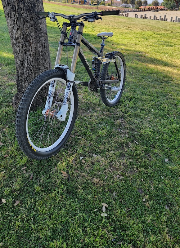 2013 Downhill Mountain Bike Ellsworth Rogue For Sale