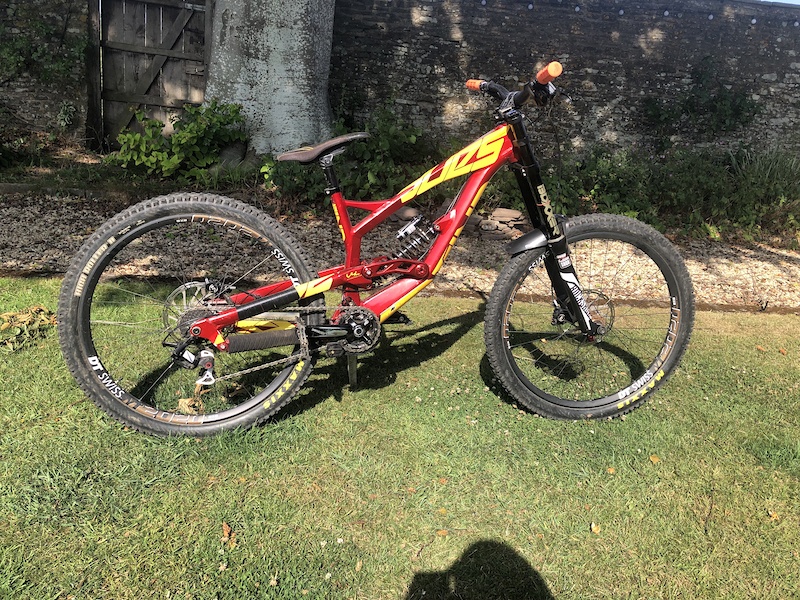 2016 YT tues mountain bike For Sale