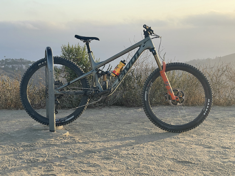 2022 Pivot Firebird XTR Fox XL For Sale