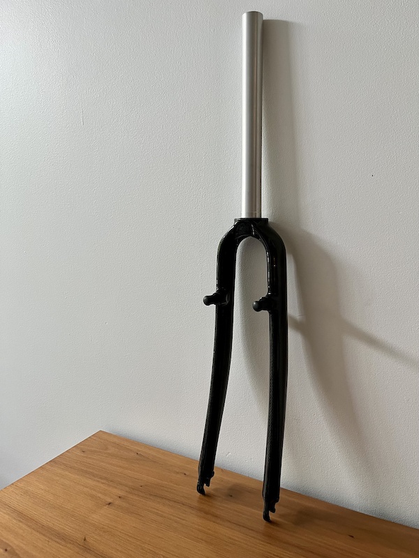 700c Carbon fork - 1 1/8", brake bosses For Sale