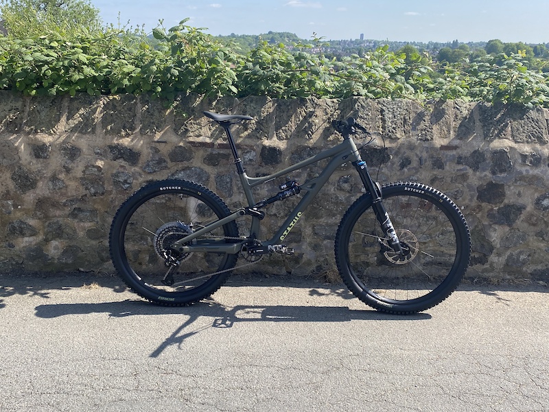 2023 Specialized Status 140 For Sale