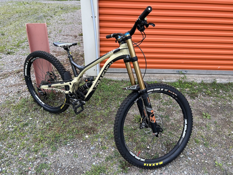 2019 Commencal Supreme v4.3, Large For Sale