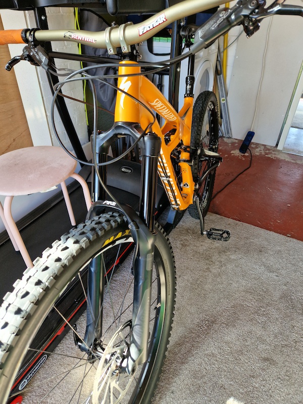 2016 specialized enduro elite,medium size frame For Sale