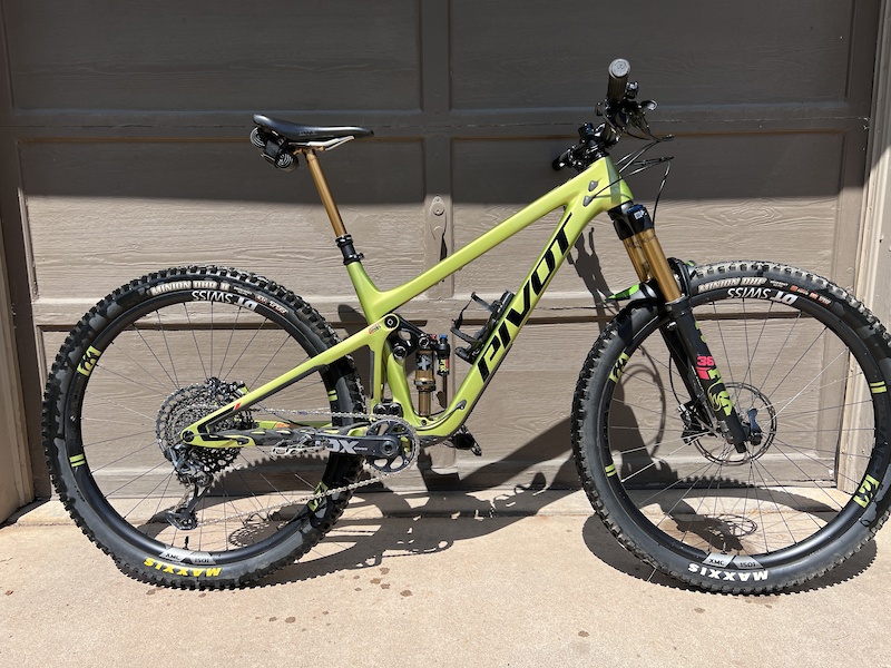 2023 Pivot Switchblade (Carbon) - Size Large For Sale