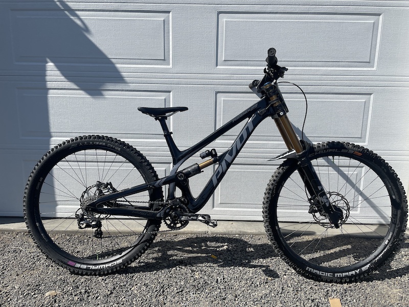2023 Pivot Phoenix (Large) For Sale