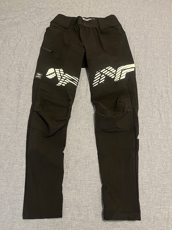 2022 Size M NF DP4 pants For Sale