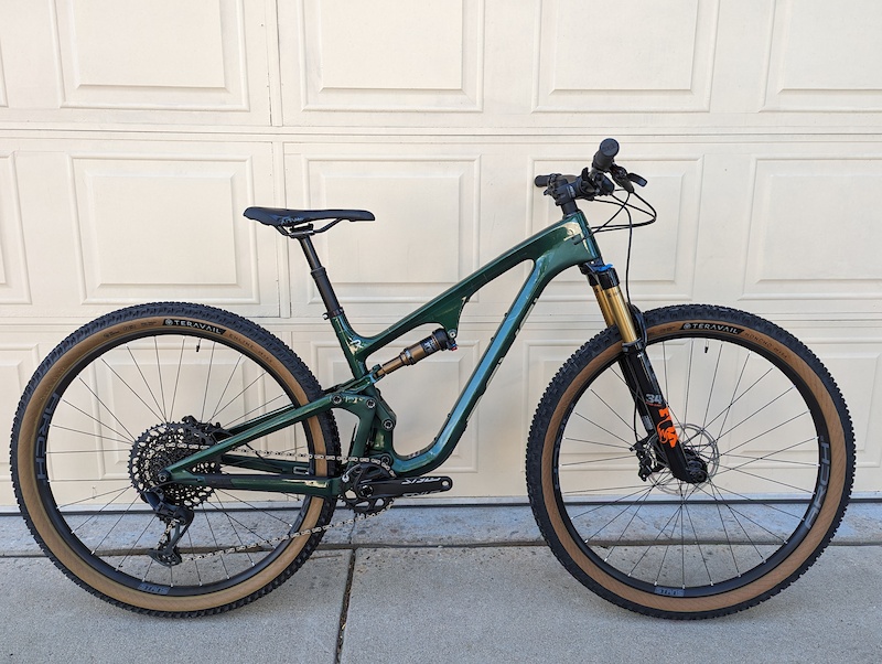 2022 V1 Revel Ranger Medium Fox Factory W/New Build Kit For Sale