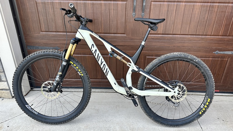2022 Canyon CF9 SL in Large For Sale