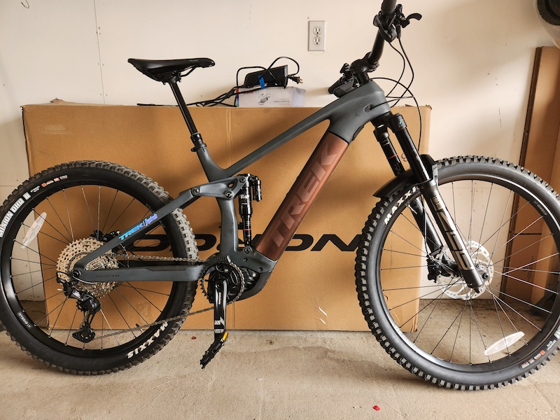 New Trek Rail 9.8 Carbon Ebike, Custom Build. 89KM For Sale