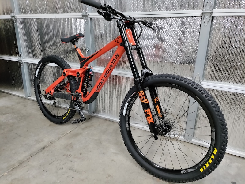 2017 Rocky Mountain Maiden Large/Carbon/Fox For Sale