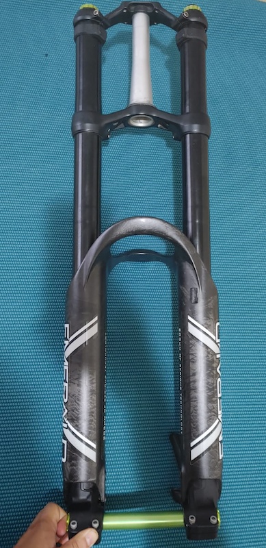 2018 DVO Emerald 27.5 DH For Sale