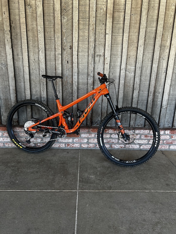 2022 Pivot Firebird Large *CUSTOM XT* For Sale