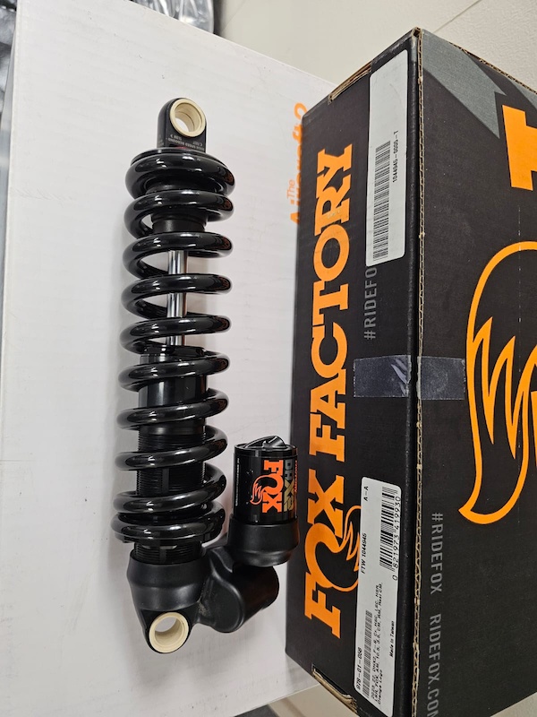 2022 Fox DHX2 Factory 9.5x3 with 400lbs coil For Sale