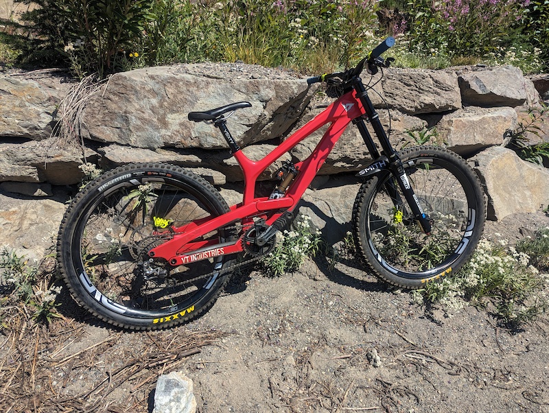 2019 YT Tues - Carbon - Large - 27.5 For Sale