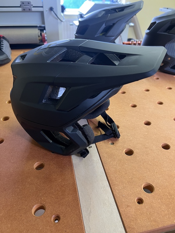 2022 Fox drop frame helmets medium and large For Sale