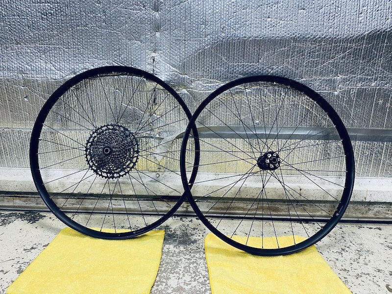 2020 V2 comp alloy 35mm wheels with cassette tubeless ready For Sale