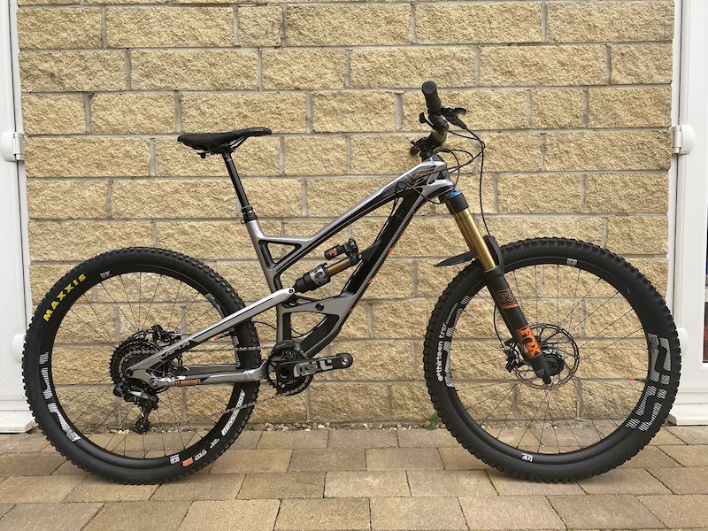 2017 YT Capra CF Pro Race For Sale