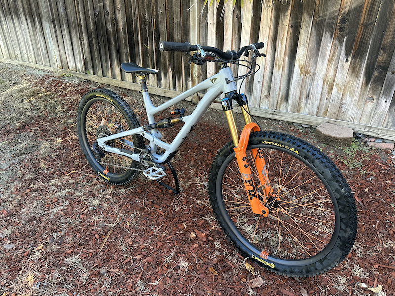 2022 Custom YT Capra MX Core 2 Large For Sale