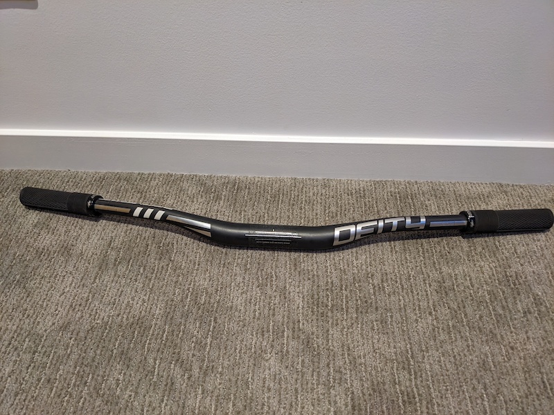 2022 Deity Skywire Carbon Bars and DMR Deathgrip grips For Sale