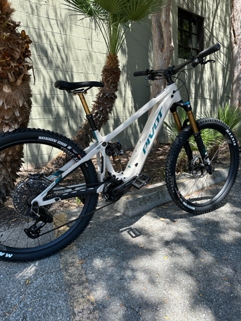 2024 Pivot Shuttle AM - Pro X0 Transmission - MD For Sale