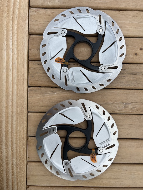 2022 Pair of 160mm Shimano SM-RT800-S Discs For Sale