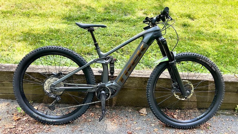 2022 TREK RAIL 9.7 GEN 2 + new kmc ebike chain frame size M For Sale