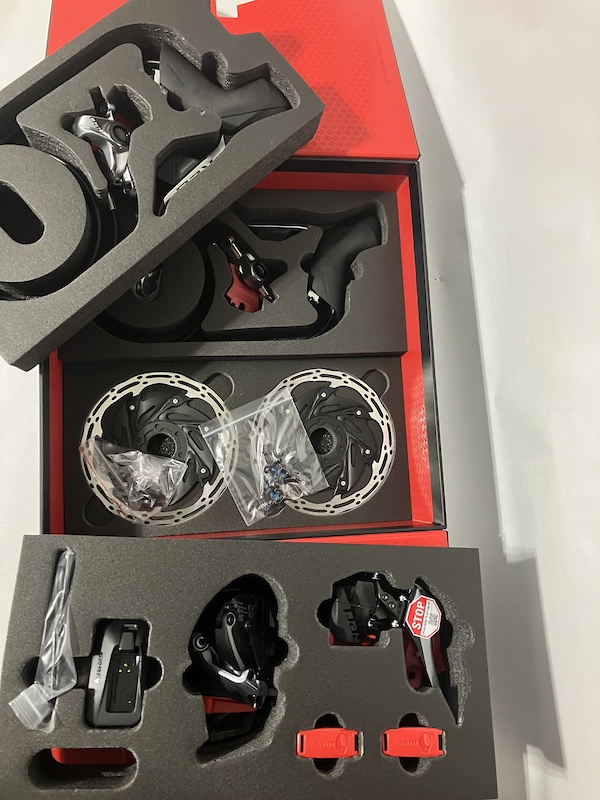 2023 Brand New Sram Red AXS kit 2X Post Mount For Sale