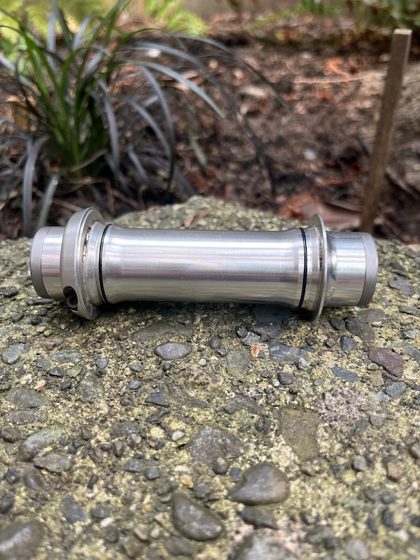 Chris King 20x110 Axle & preload collar For Sale