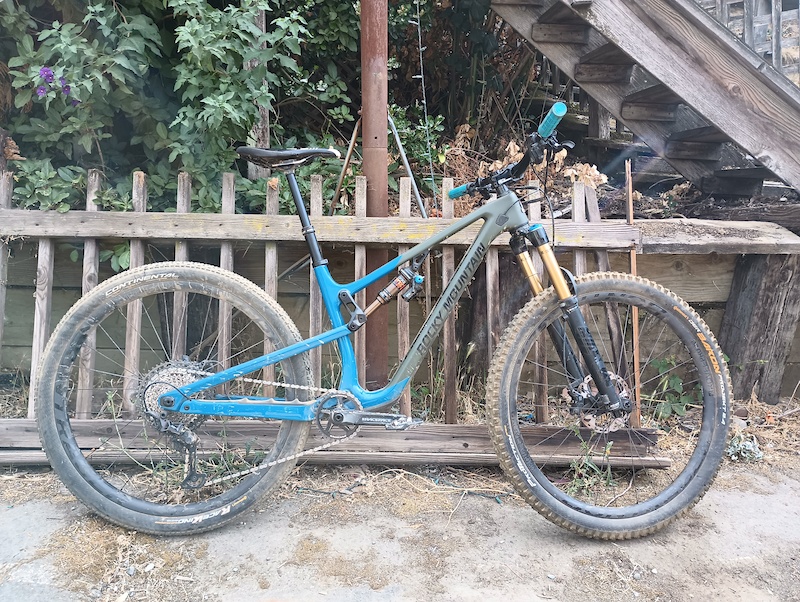 2022 Rocky Mountain Instinct C50 med frame For Sale