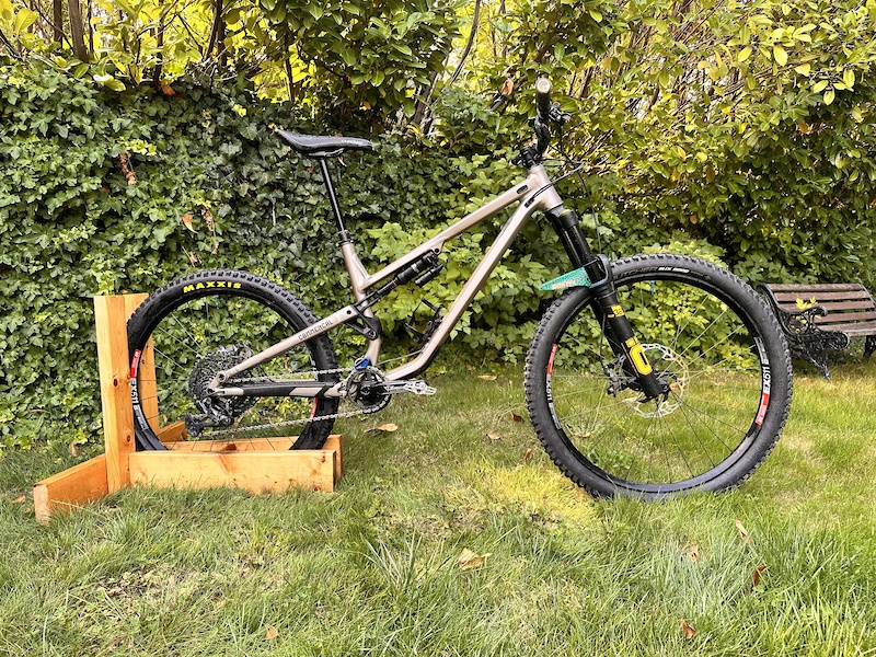 2022 Commencal Meta SX V4 frame+shock Large Champagne For Sale